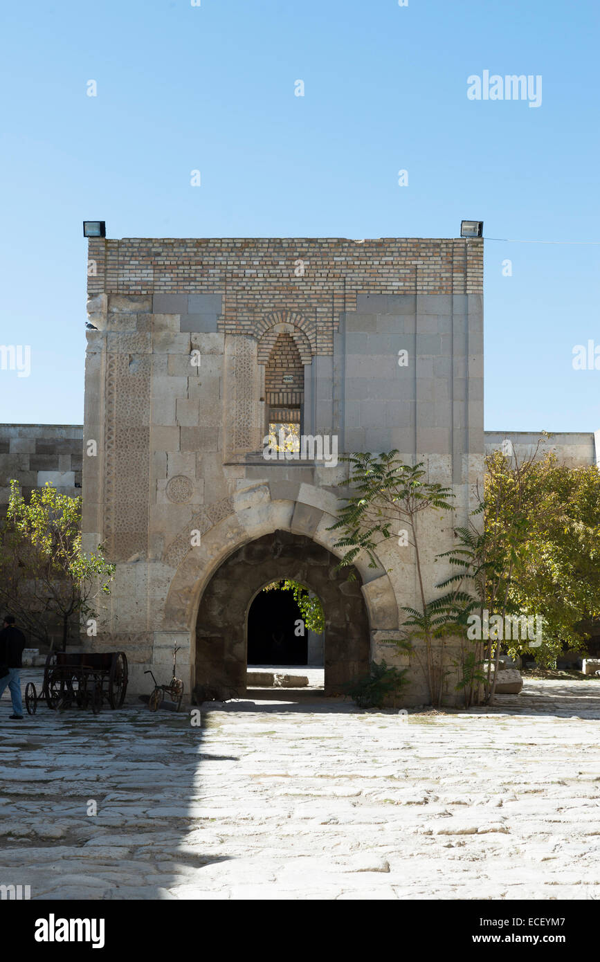 Caravanserai sultanhani turkey courtyard hi-res stock photography and ...