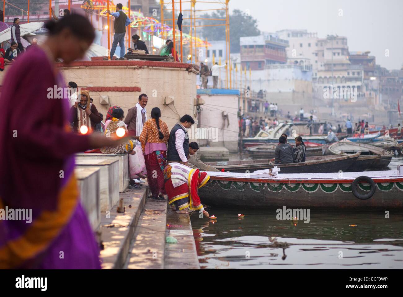 Varanasi religious community hi-res stock photography and images - Alamy