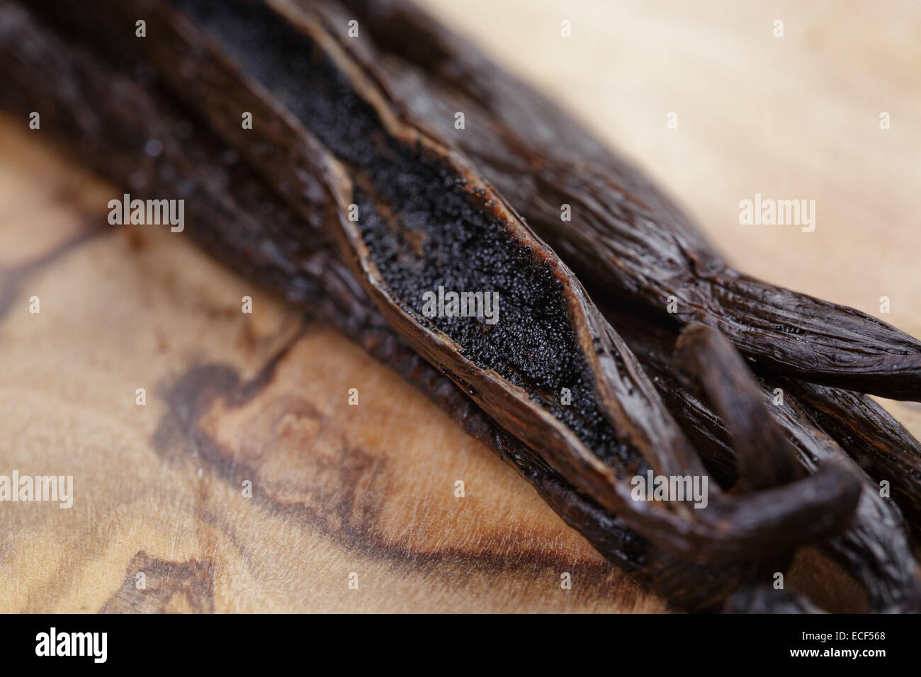 Vanilla pod hi-res stock photography and images - Alamy