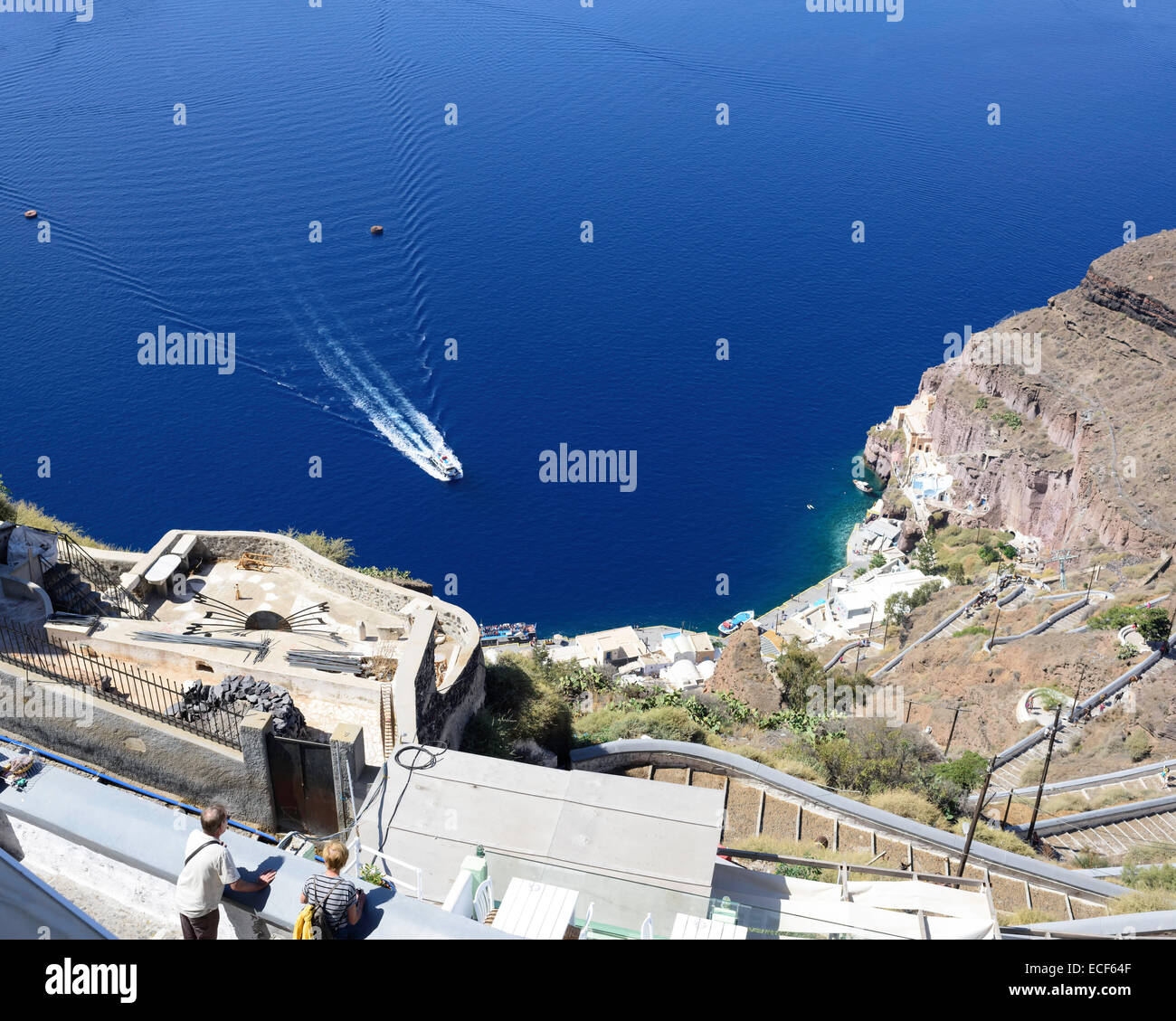 Santorini port hi-res stock photography and images - Alamy