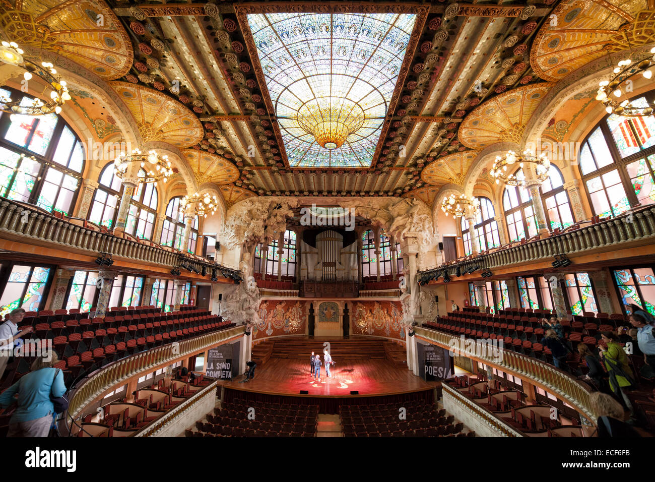 Palau de la Musica Catalana (Palace of Catalan Music) interior in ...