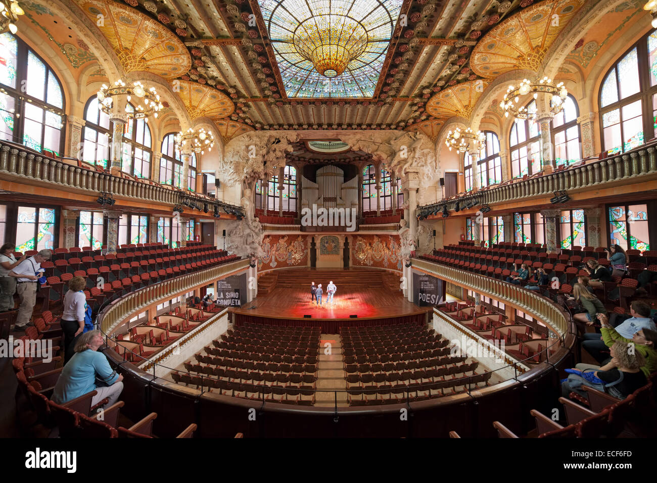 Palau de la Musica Catalana (Palace of Catalan Music) interior in ...