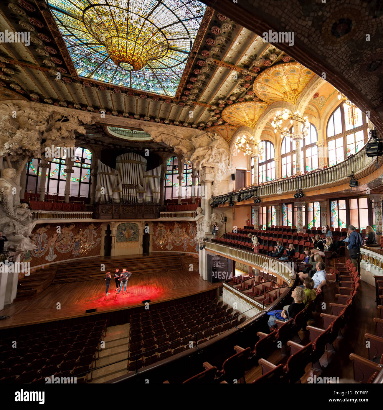 Palau de la Musica Catalana (Palace of Catalan Music) interior in ...