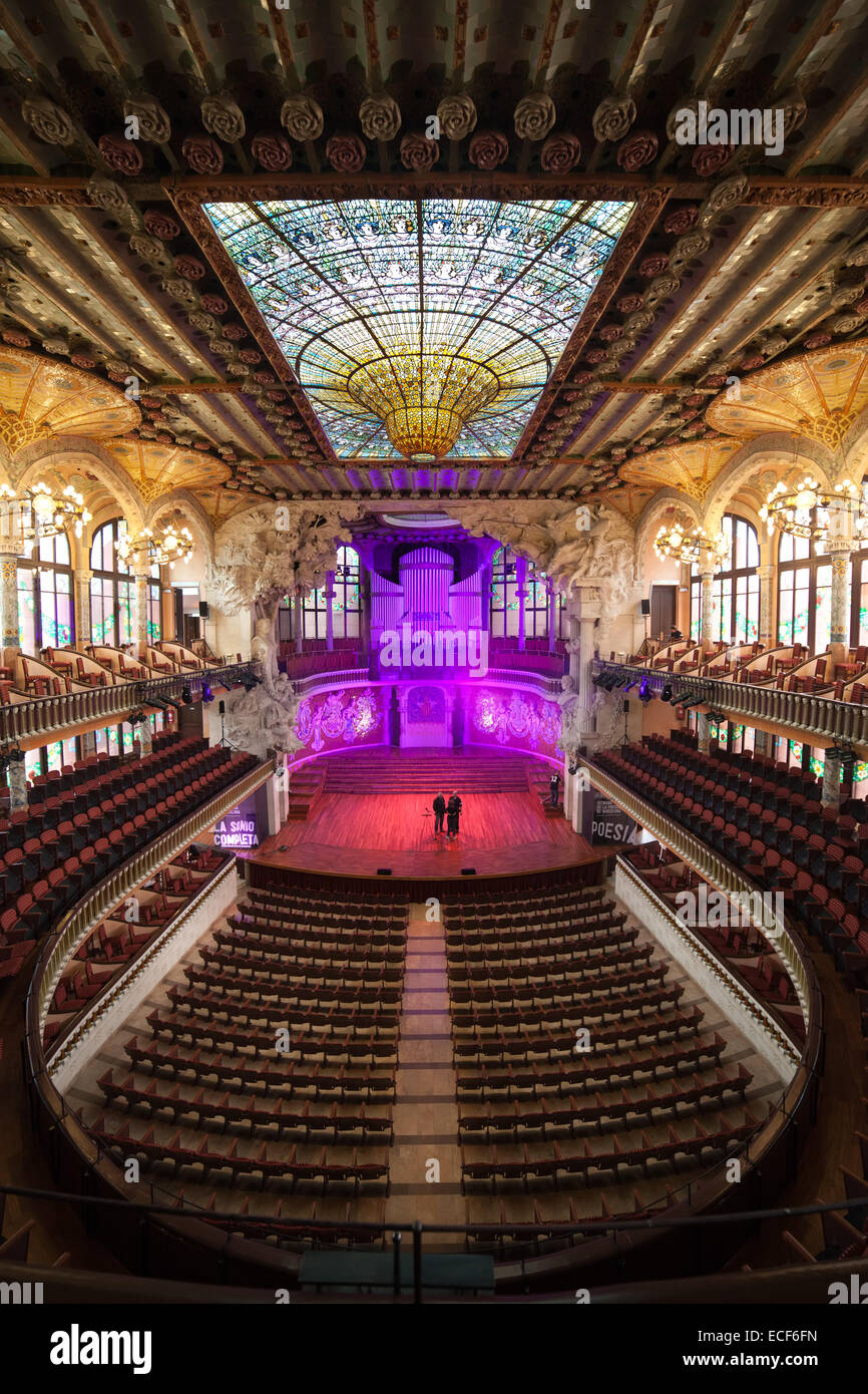 Palau de la Musica Catalana (Palace of Catalan Music) interior in ...