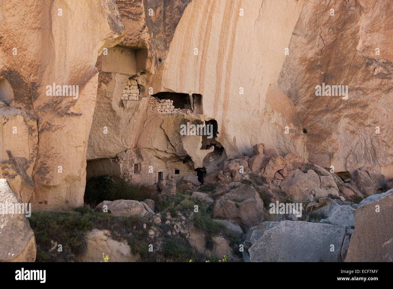 Troglodyte housing hi-res stock photography and images - Alamy