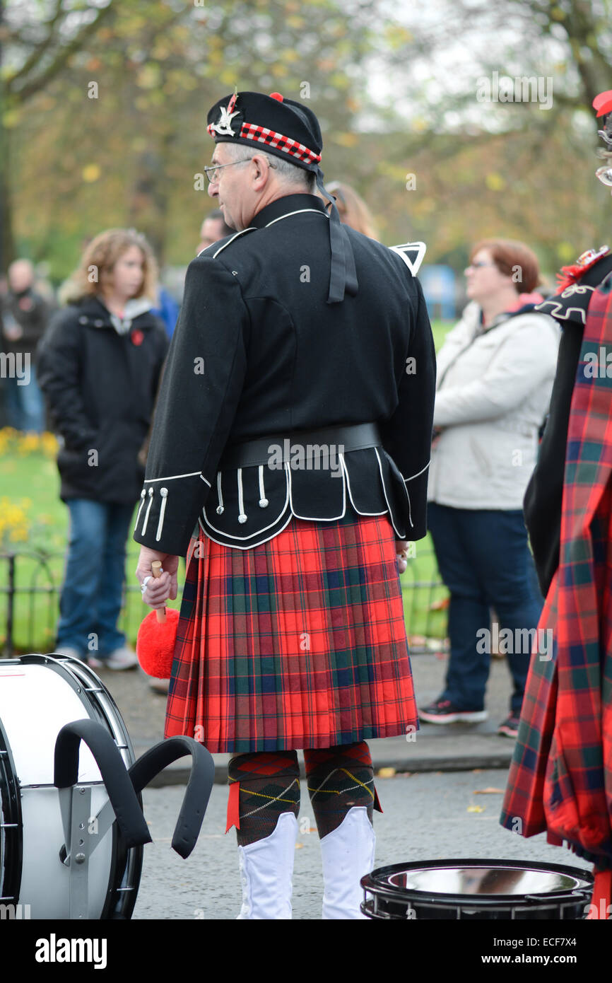 Remembrance day parade scottish marching hi-res stock photography and ...