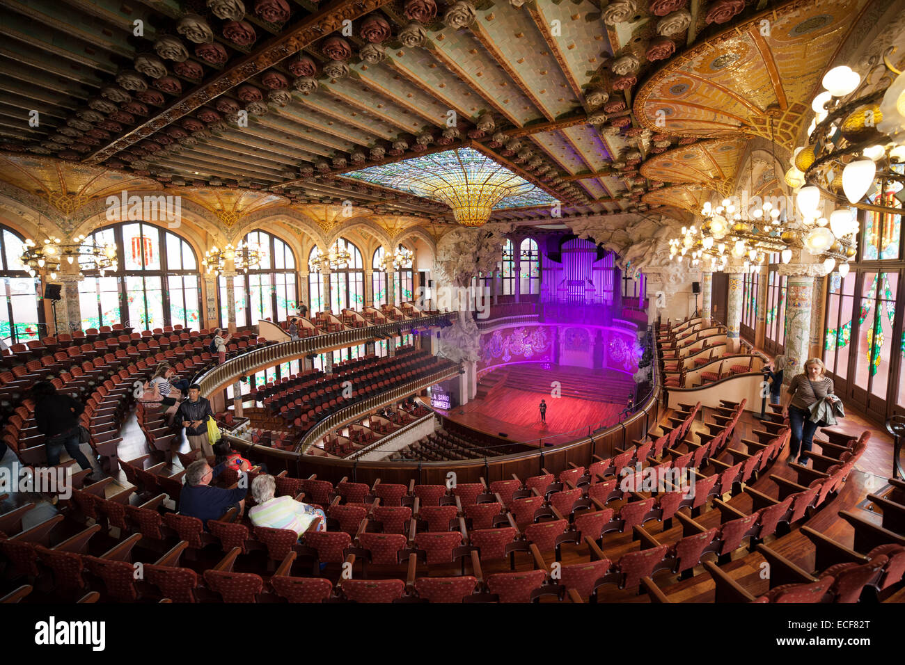 Palace of Catalan Music (Palau de la Musica Catalana) interior in ...
