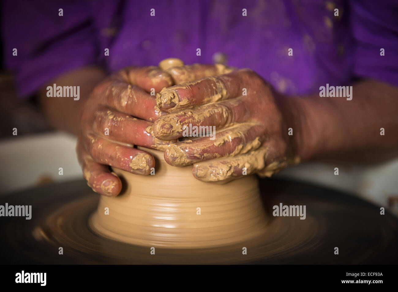 Hands potters making clay hi-res stock photography and images - Alamy