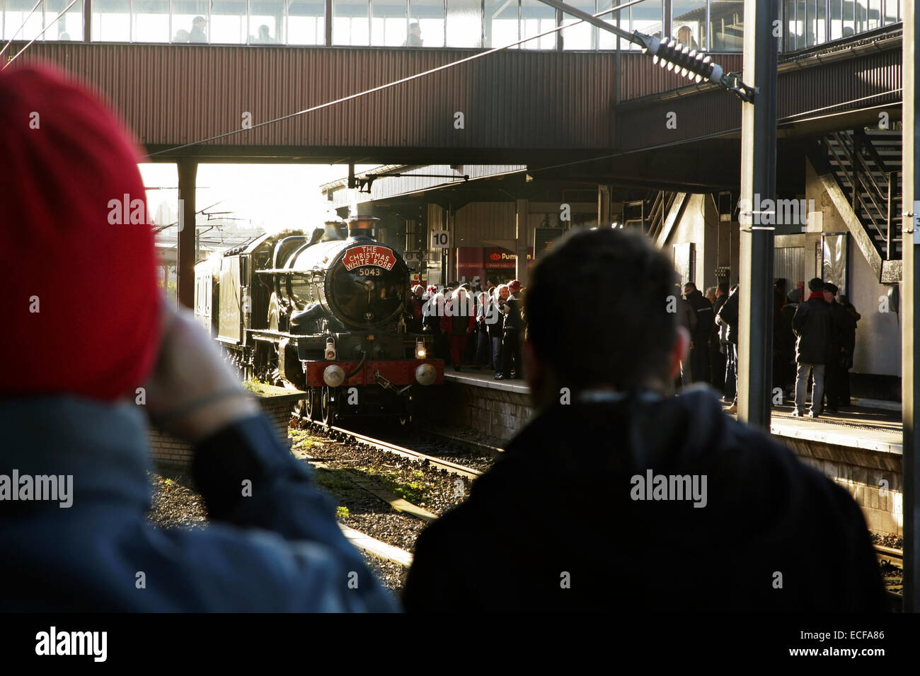 York station uk white rose hi-res stock photography and images - Alamy