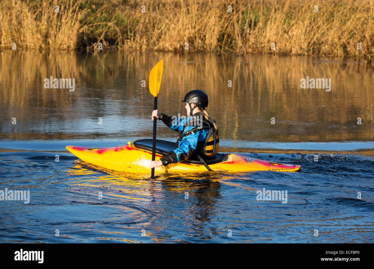 Woman canoeist hi-res stock photography and images - Alamy