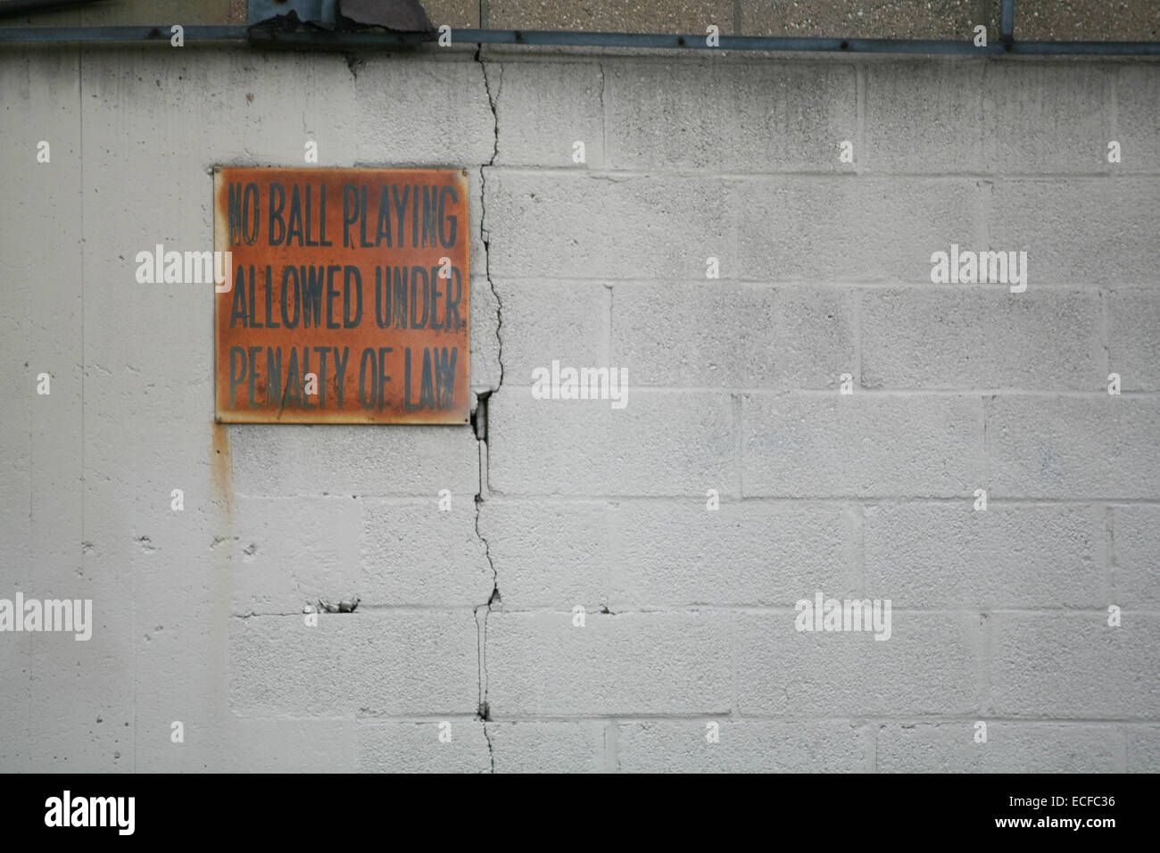 No ball playing sign hi-res stock photography and images - Alamy