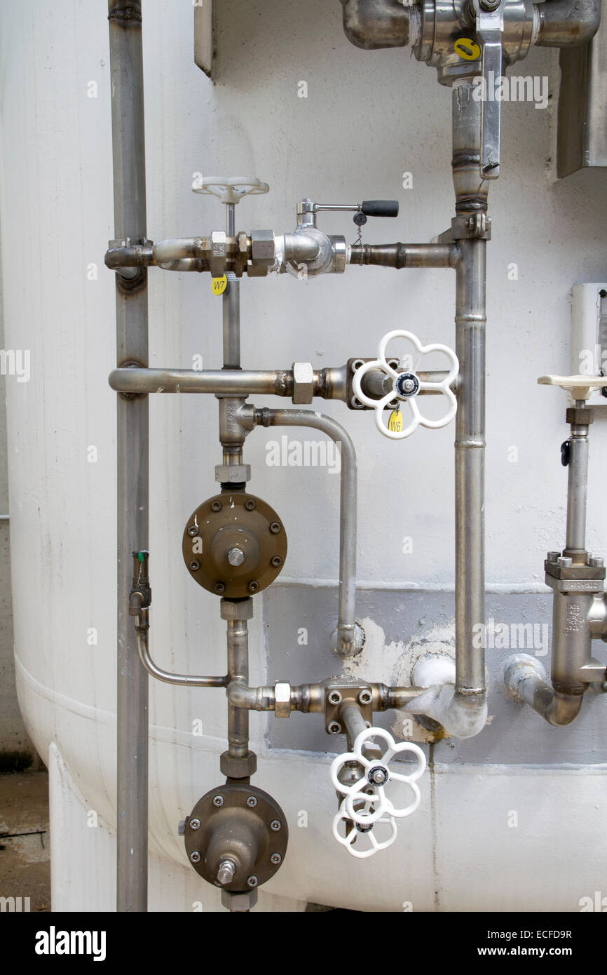 Liquid nitrogen tank hi-res stock photography and images - Alamy