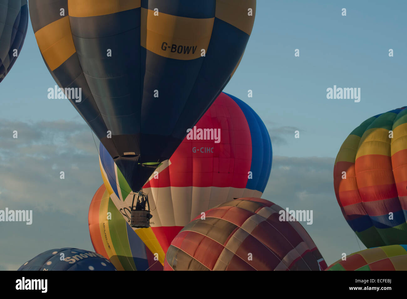 Hot air balloons in flight hi-res stock photography and images - Alamy