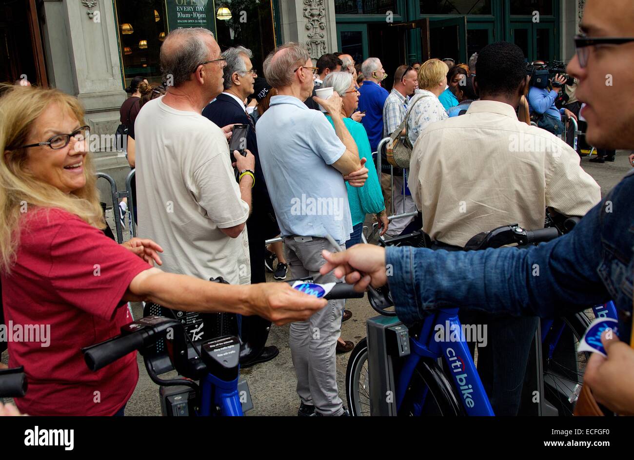 General views outside Barnes & Noble book store as Hillary Rodham ...