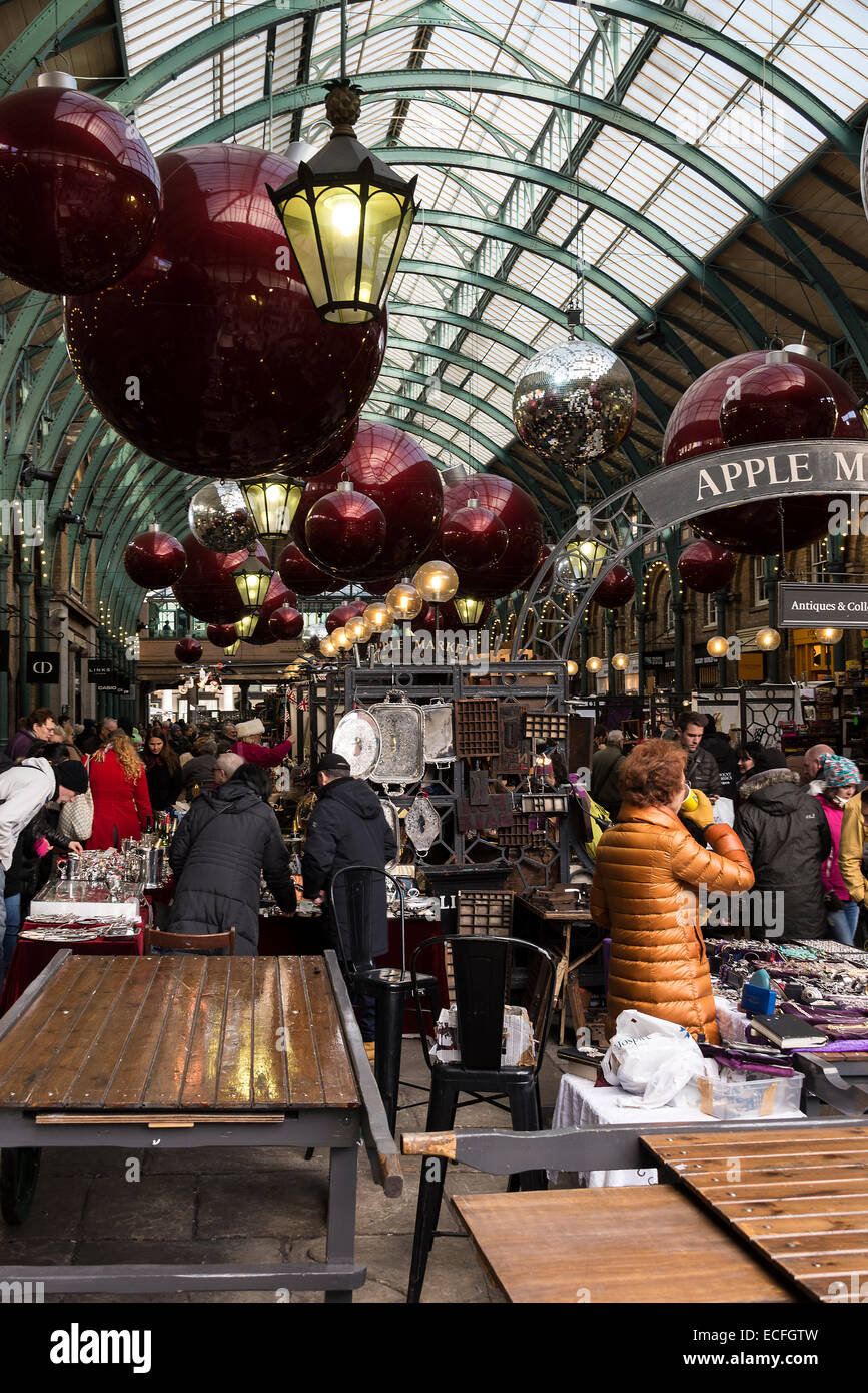 Stallholders hi-res stock photography and images - Alamy