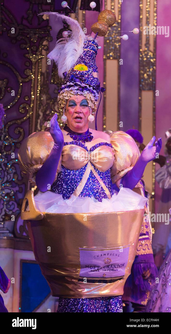 Matthew Kelly as an Ugly Sister. Dress rehearsal of the pantomime ...