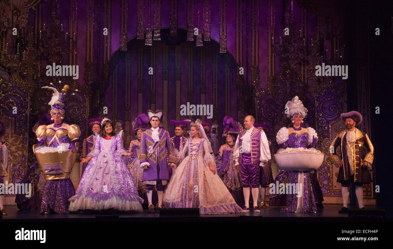 Traditional british pantomime hi-res stock photography and images - Alamy