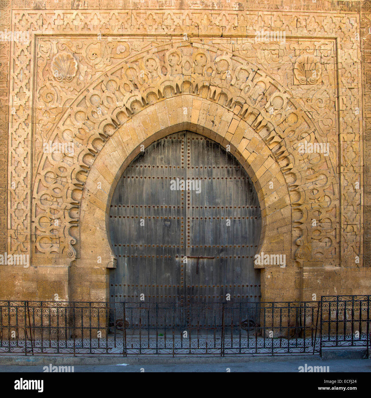 Old moroccan door from Rabat Stock Photo - Alamy