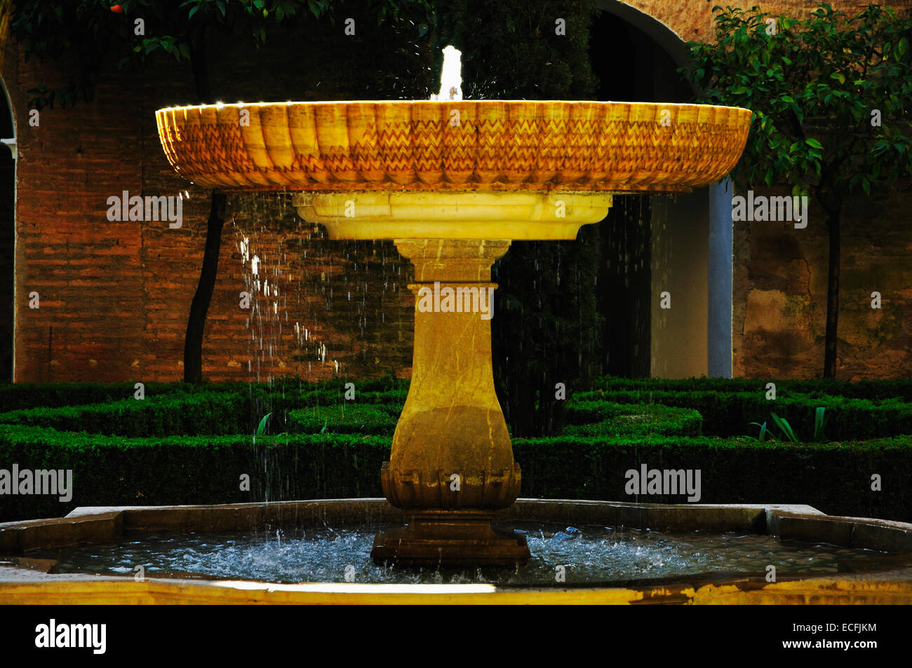 Alhambra water fountain hi-res stock photography and images - Alamy