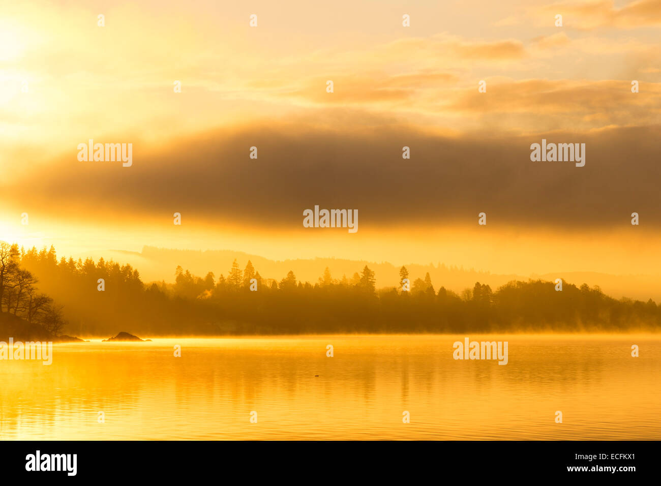 Mist cloud over lake windermere hi-res stock photography and images - Alamy