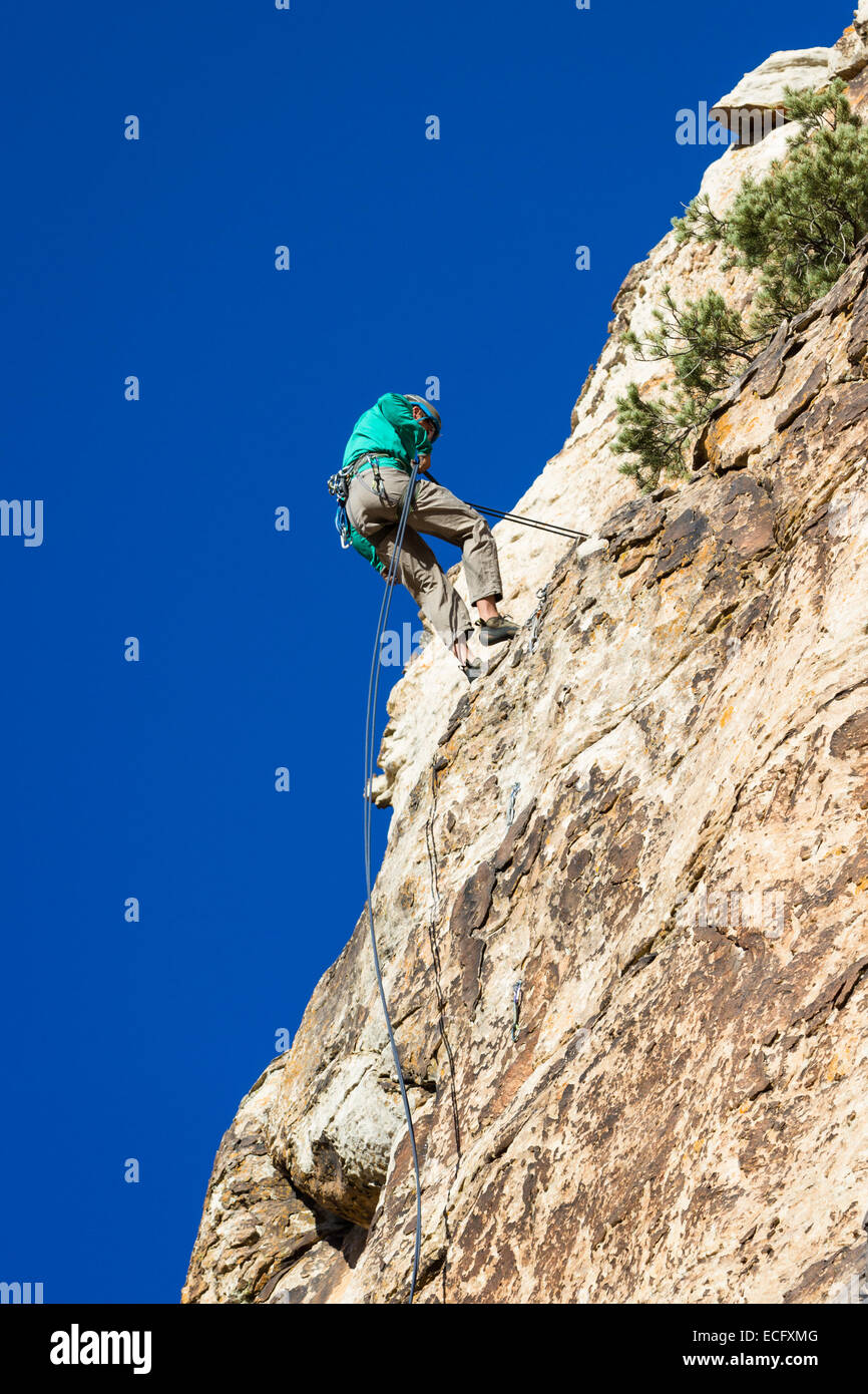Rock climbing repelling hi-res stock photography and images - Alamy