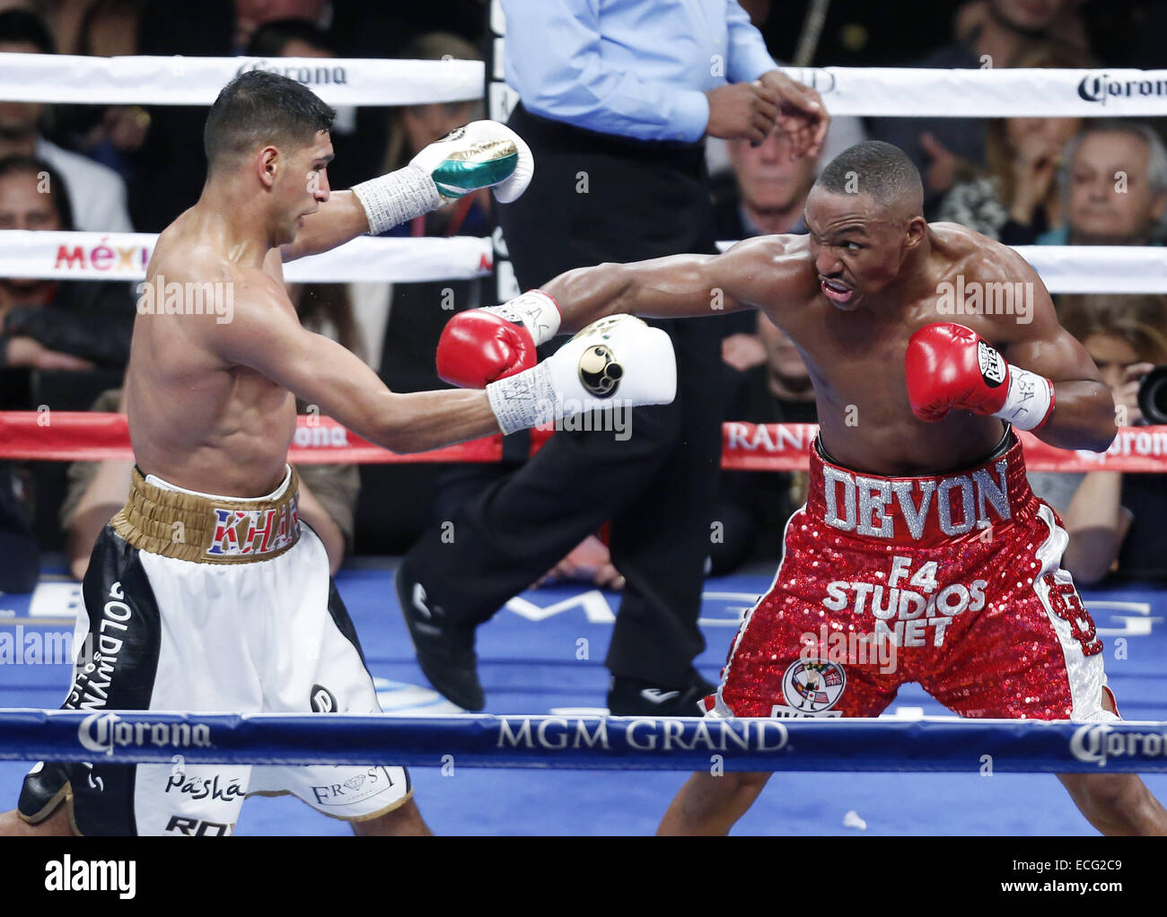 Las Vegas, Nevada, USA. 13th Dec, 2014. AMIR KHAN of England, left, and ...
