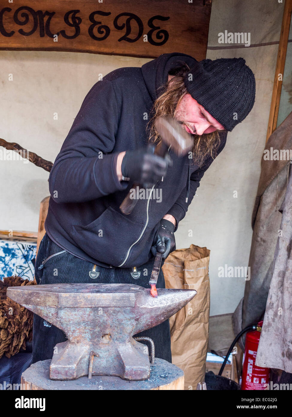 Forges forging hi-res stock photography and images - Alamy