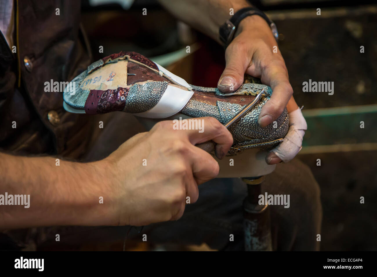 Traditional shoe making hi-res stock photography and images - Alamy