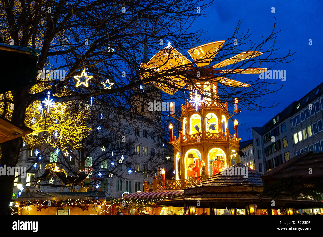 Christmas market in Munich, Bavaria, Germany Stock Photo - Alamy