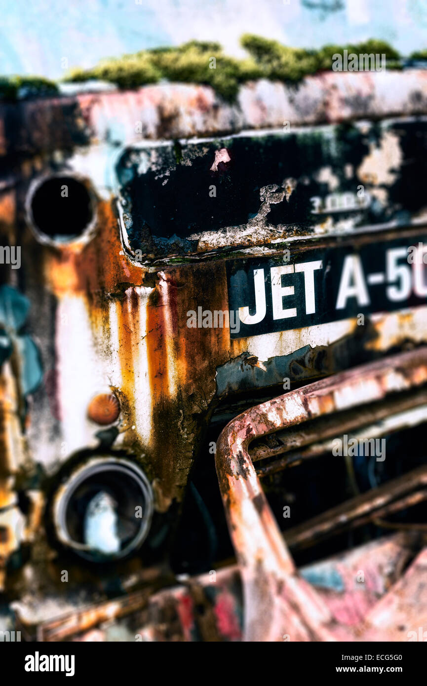 Jet fuel truck hi-res stock photography and images - Alamy