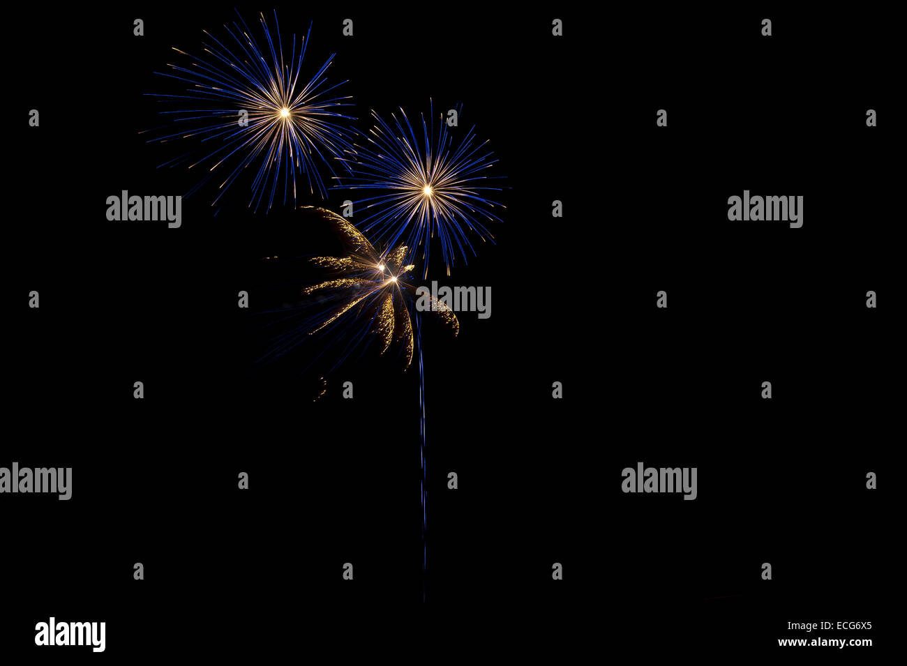 Gold fireworks hi-res stock photography and images - Alamy