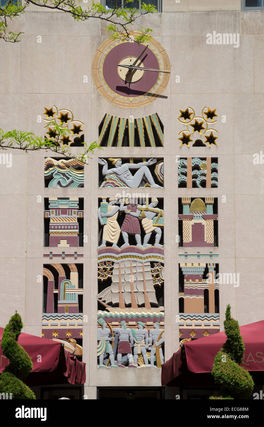 Pierced Stone Grille by Lee Lawrie located at the entrance of ...