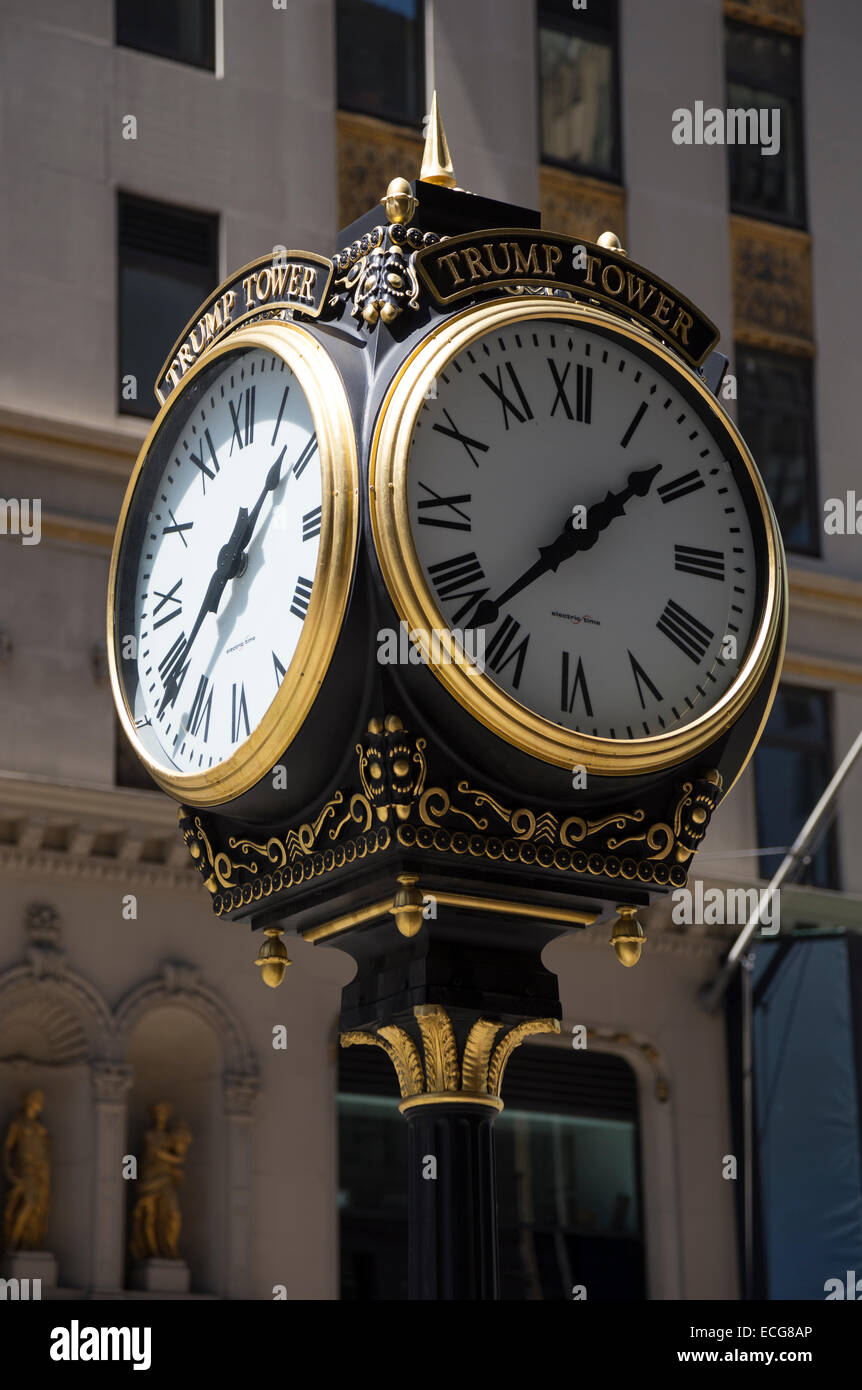 Fifth avenue clock hi-res stock photography and images - Alamy