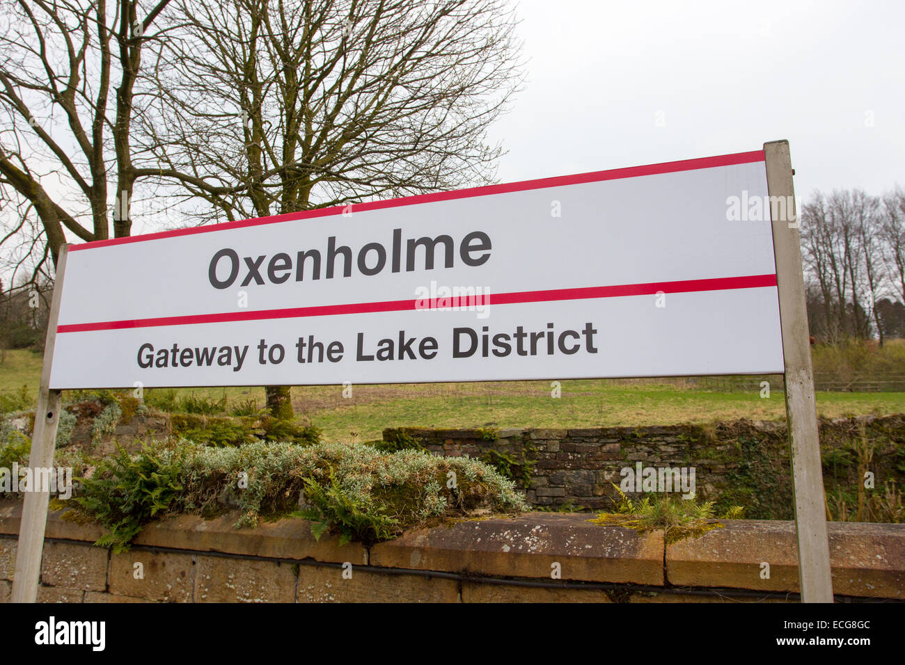 Oxenholme Gateway to the Lake District sign Stock Photo - Alamy