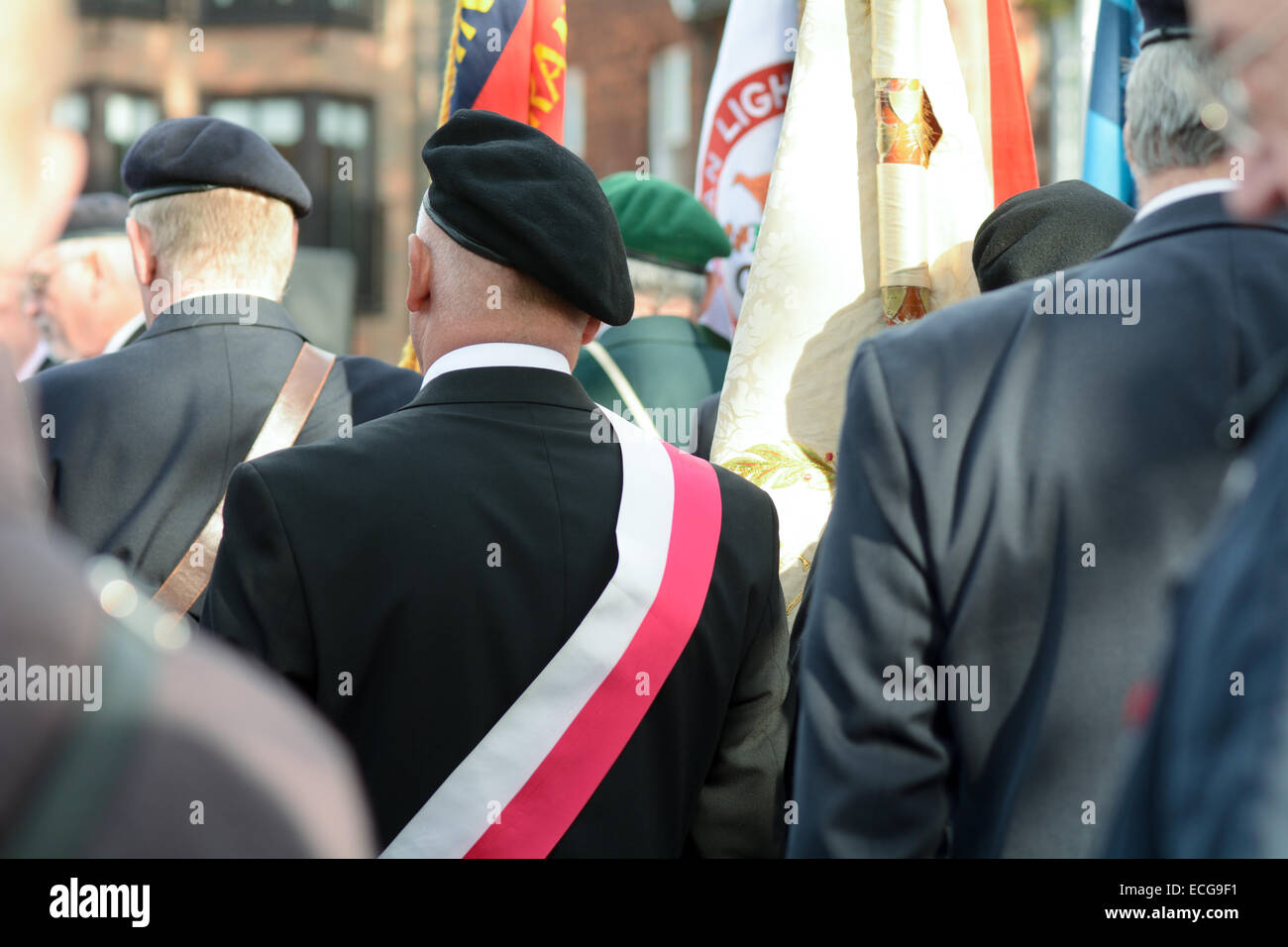 Bagpipes remembrance day poppy hi-res stock photography and images - Alamy