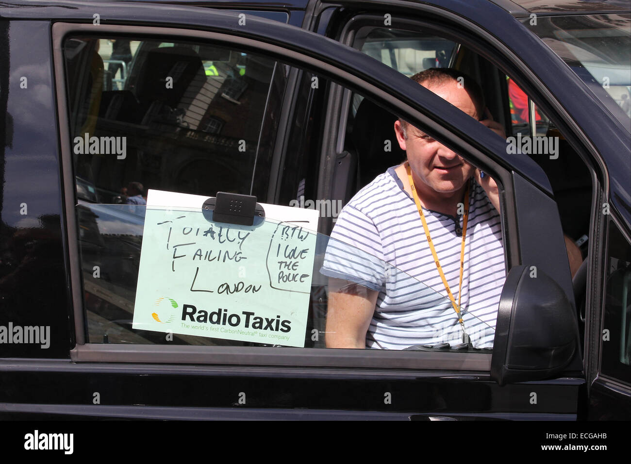 London cab drivers bring Central London to a standstill during a strike ...