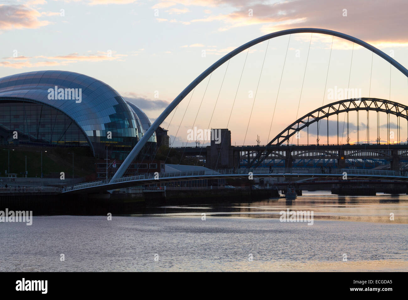 Gateshead tyne bridge hi-res stock photography and images - Alamy