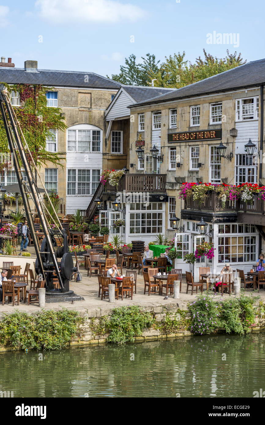 The Head of the River pub is a famous pub on the River Thames at Oxford ...