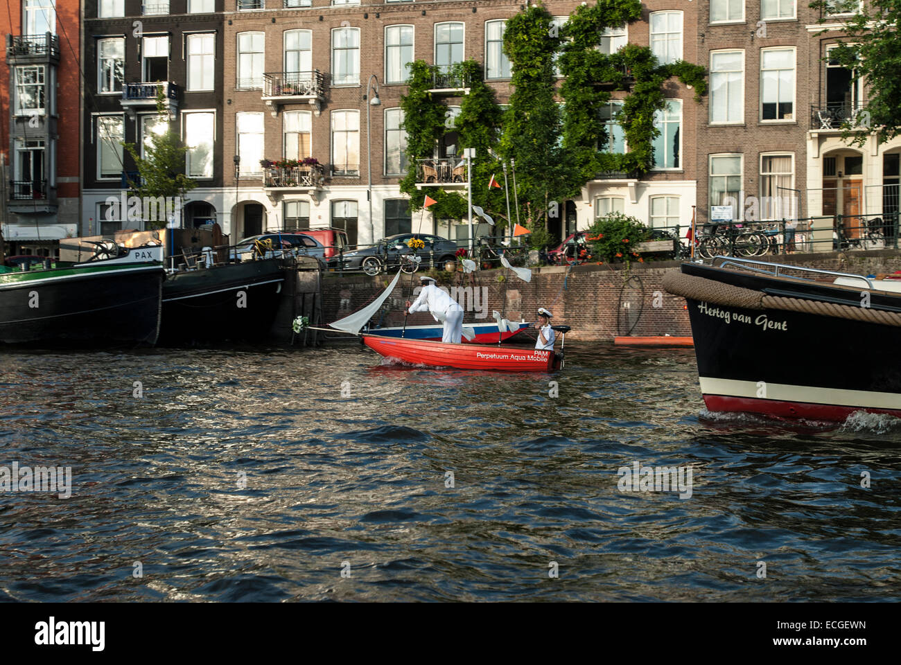 Amsterdam canal scene Stock Photo - Alamy