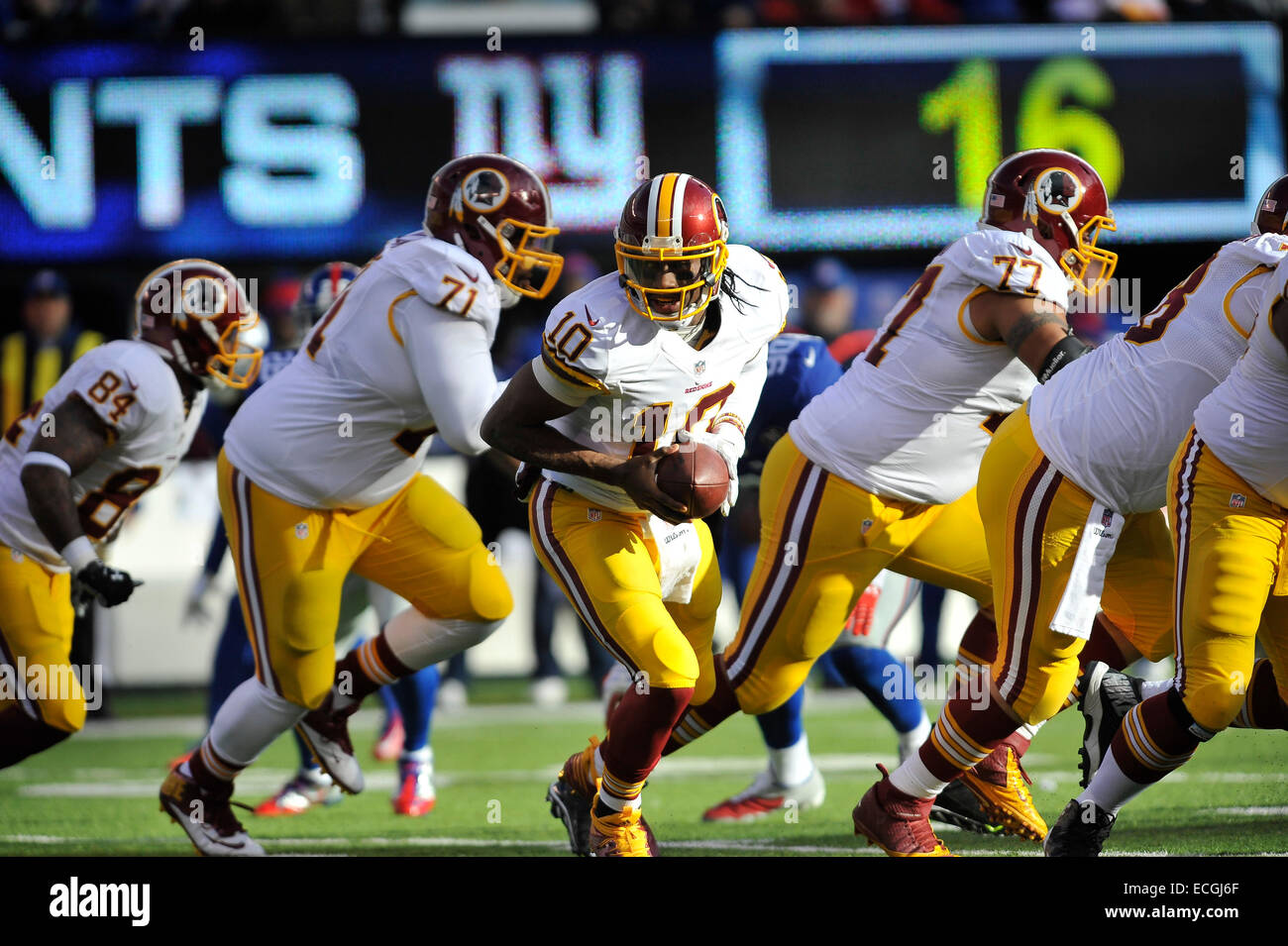 East Rutherford, New Jersey, USA. 14th Dec, 2014. Redskins' quarterback ...