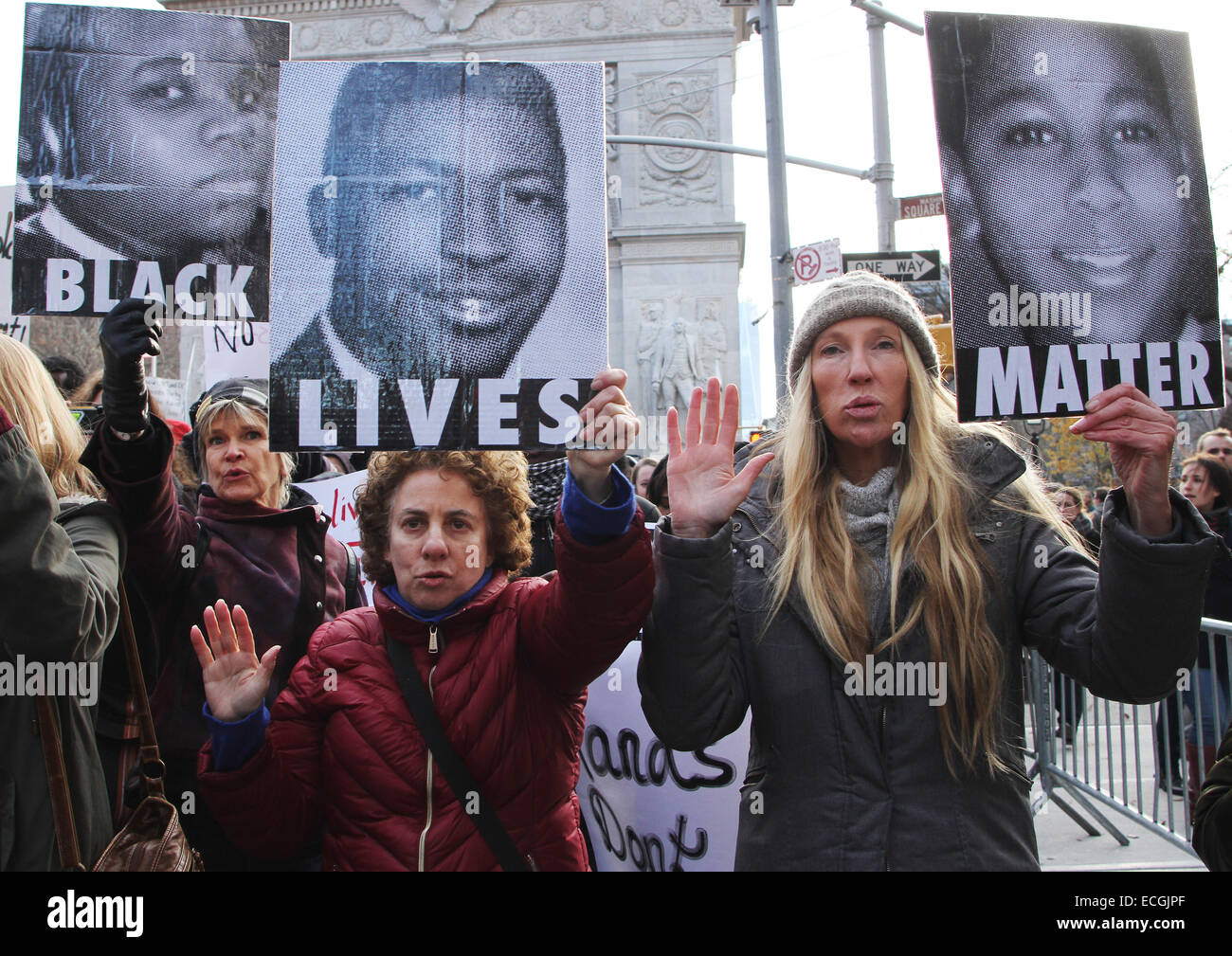 New York, USA. 13th December, 2014. Kristin Reed (from left), Caron ...