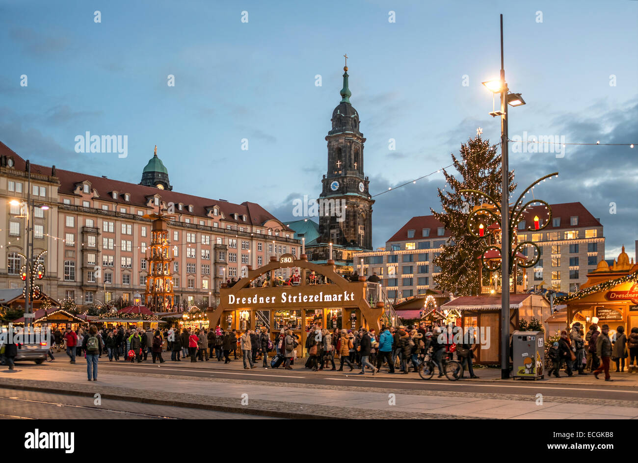 Christmas Market (Striezelmarkt) in Dresden, Saxony, Germany Stock ...