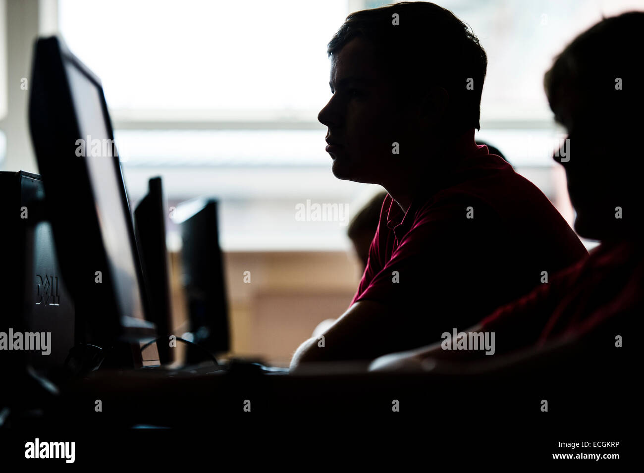 Teens computers school hi-res stock photography and images - Alamy