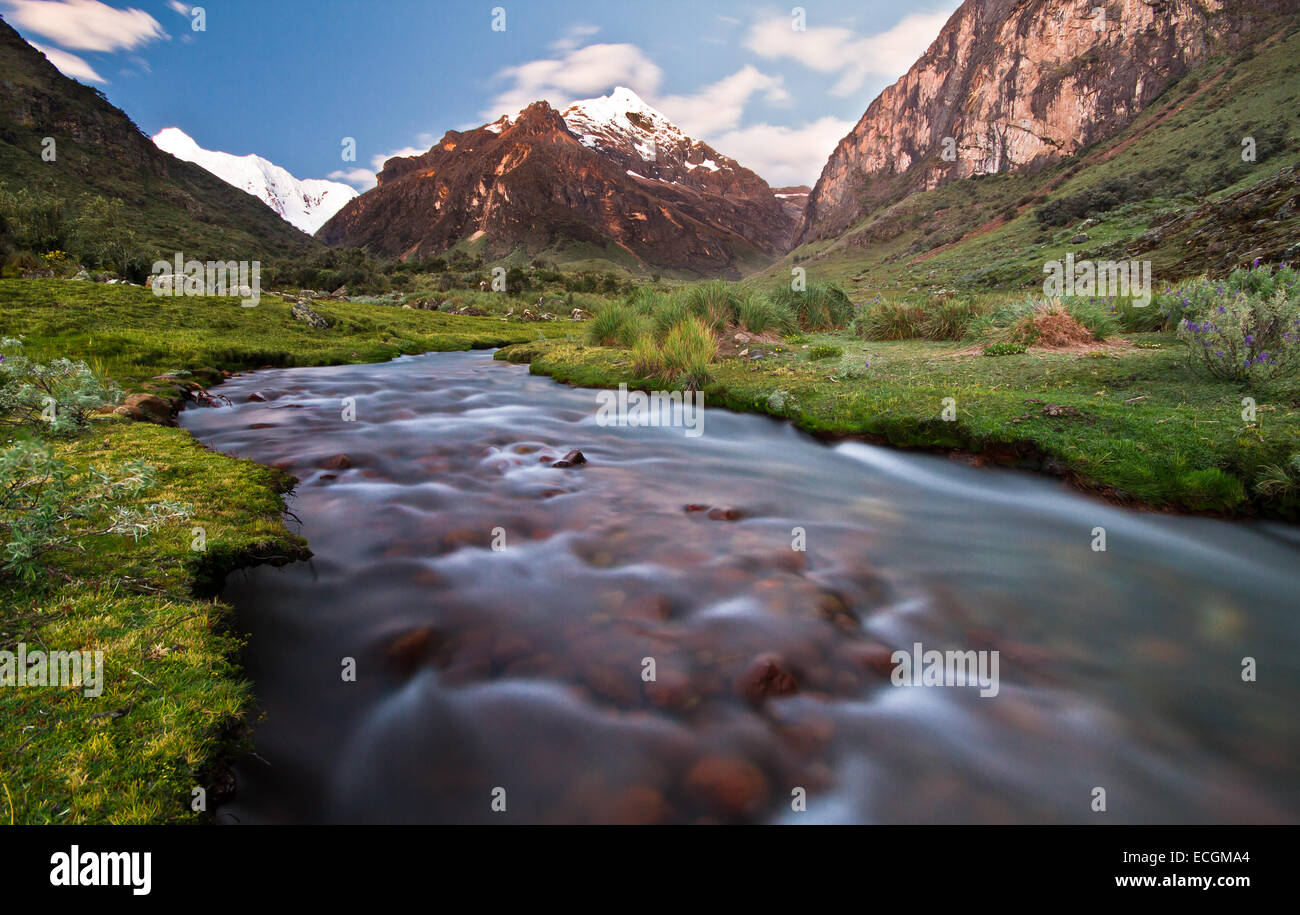 Nevado chinchey hi-res stock photography and images - Alamy
