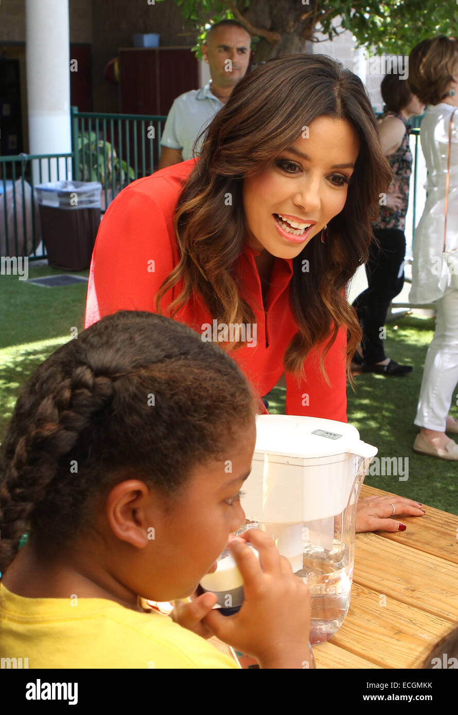 Brita and Eva Longoria Help Kids Choose Water at Burbank YMCA Special ...