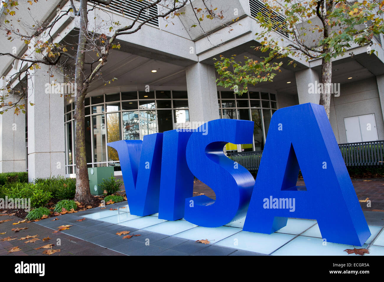 The headquarters of credit card provider Visa Stock Photo - Alamy