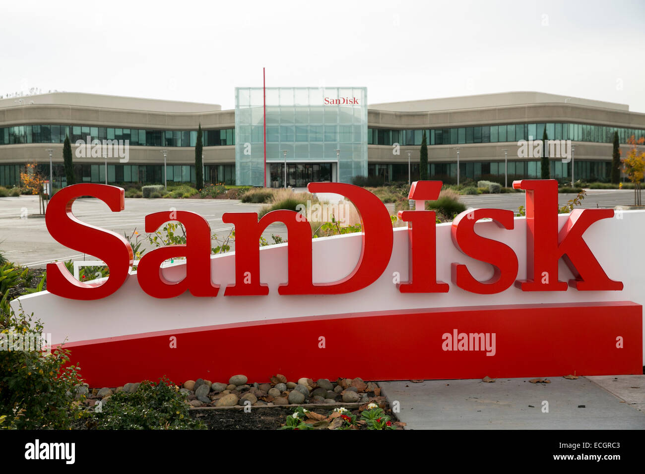 The headquarters campus of SanDisk Stock Photo - Alamy