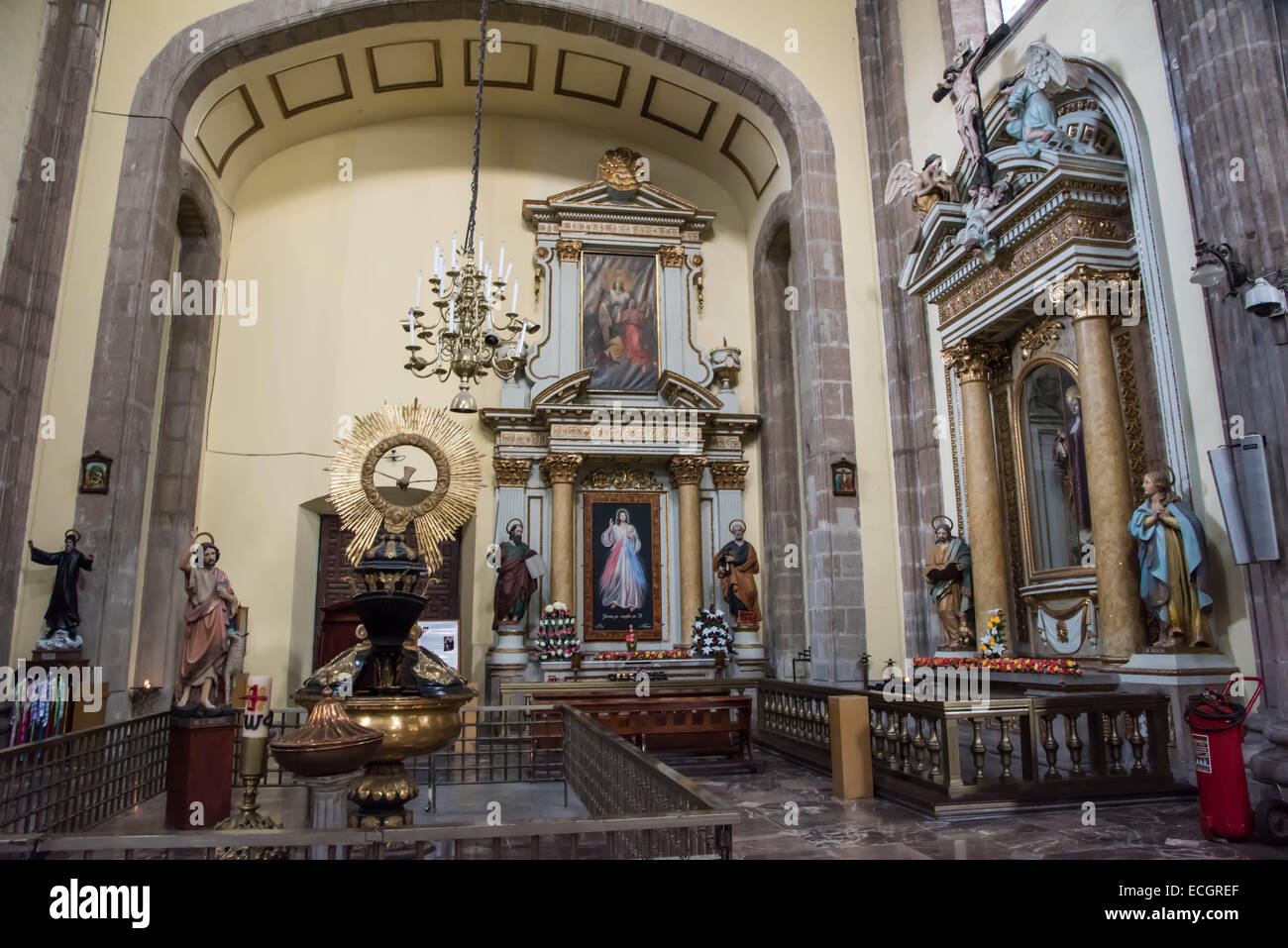 Metropolitan tabernacle interior hi-res stock photography and images ...