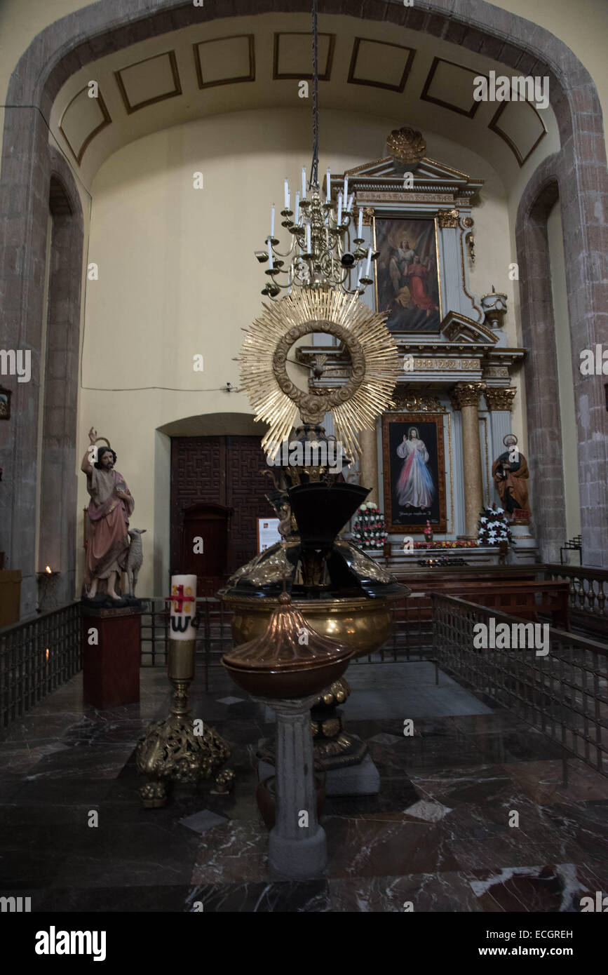 Metropolitan tabernacle interior hi-res stock photography and images ...