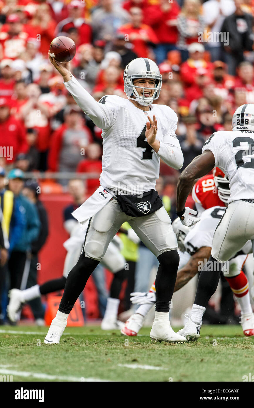 Kansas City, MO, USA. 14th Dec, 2014. Oakland Raiders quarterback Derek ...